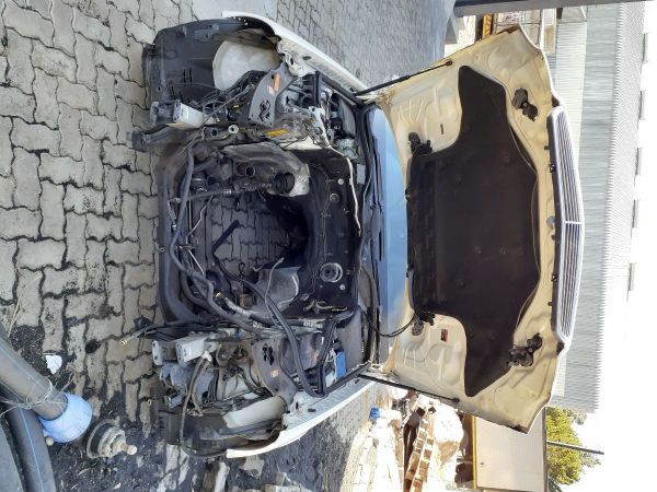 Stripping a Mercedes Benz E500 W211 Engine code 113 - Stripping for ...