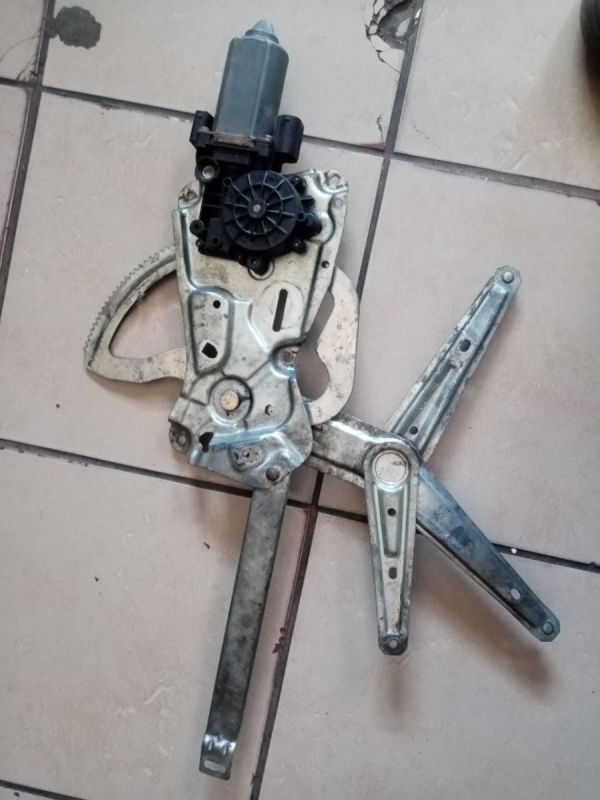 BMW E36 323i RH Front Window Mechanism - Auto Electrical - Gauteng