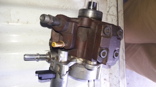 2012 ford ranger 2.2tdci diesel high pressure pump - Ford - Gauteng
